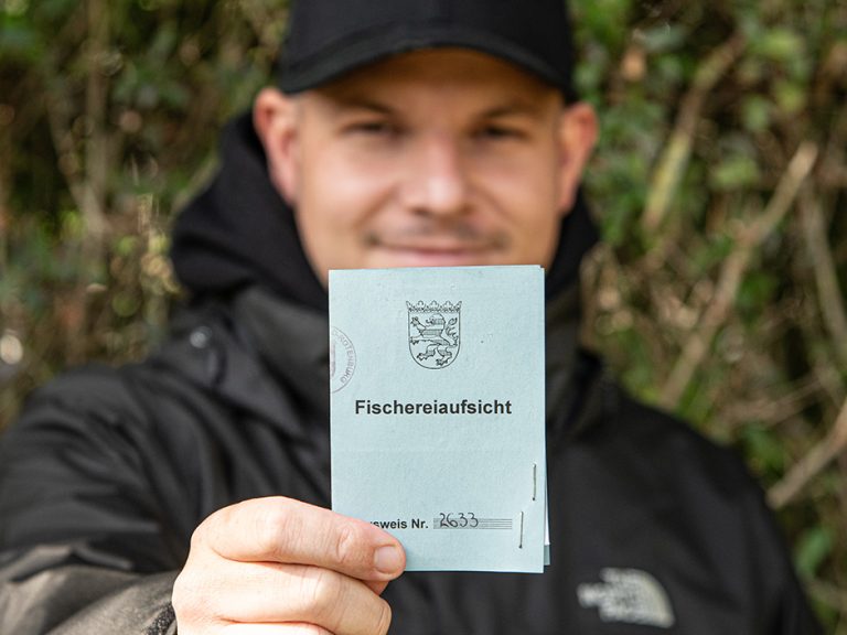 Wie mache ich den Angelschein in Deutschland? Kosten, Dauer, Prüfung ...